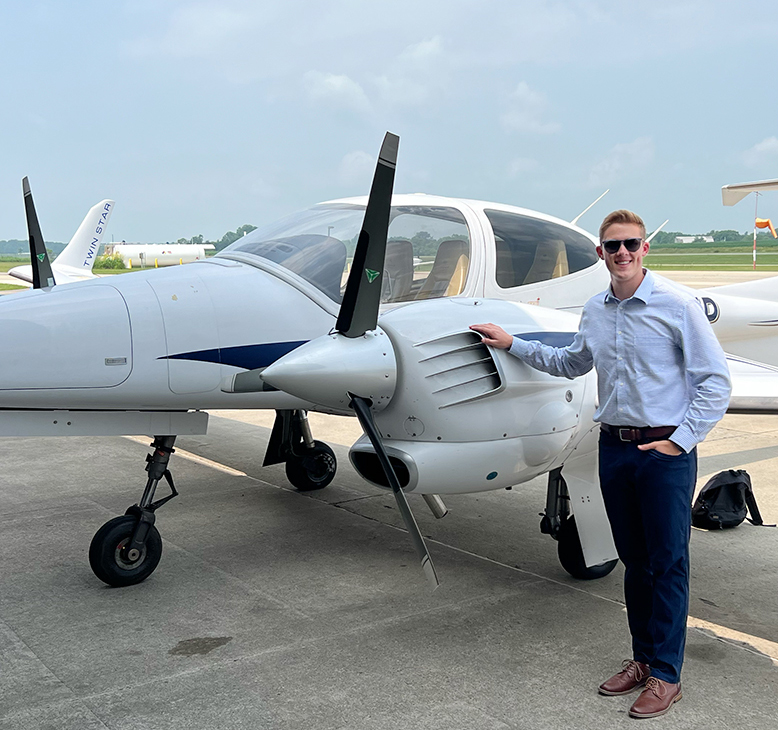 Private Flight Training | FAA-Approved Pilot School | Midwest Corporate ...